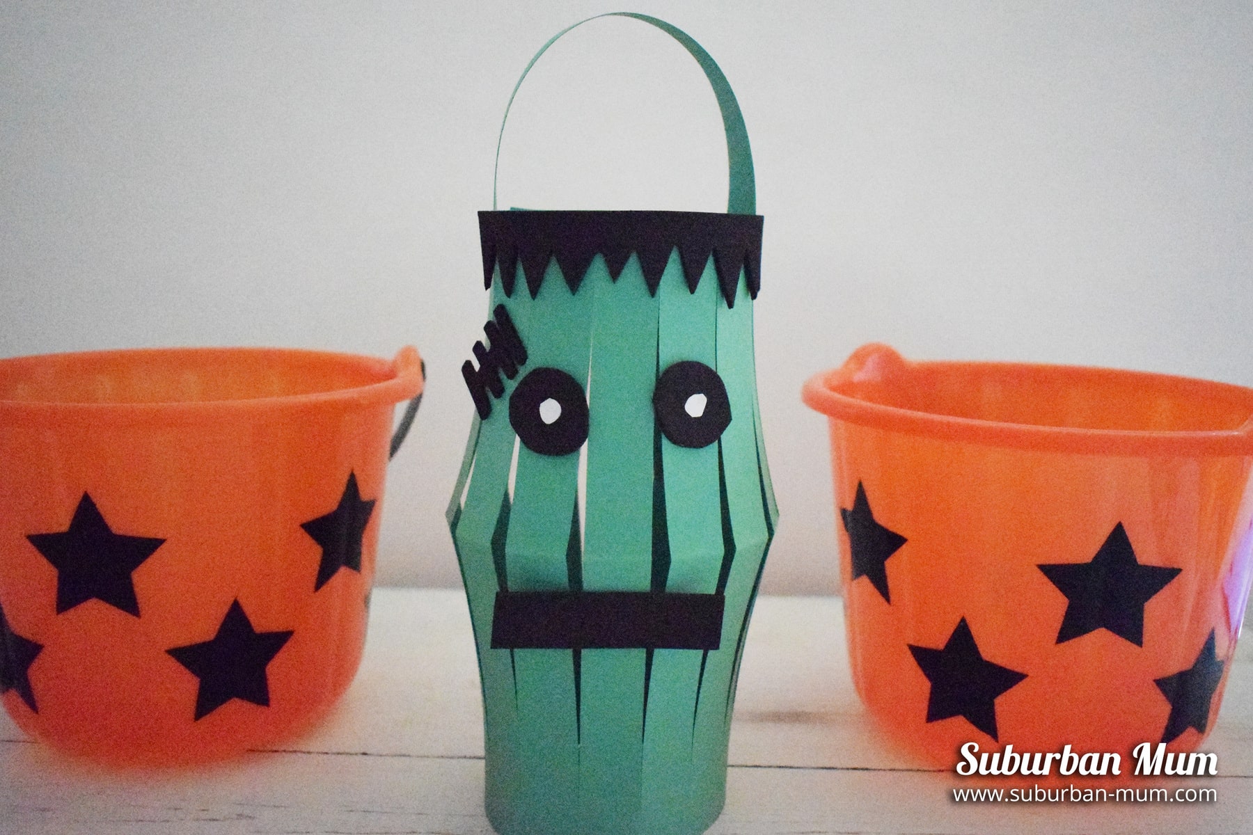 Craft Corner: Halloween Paper Lanterns | Suburban Mum