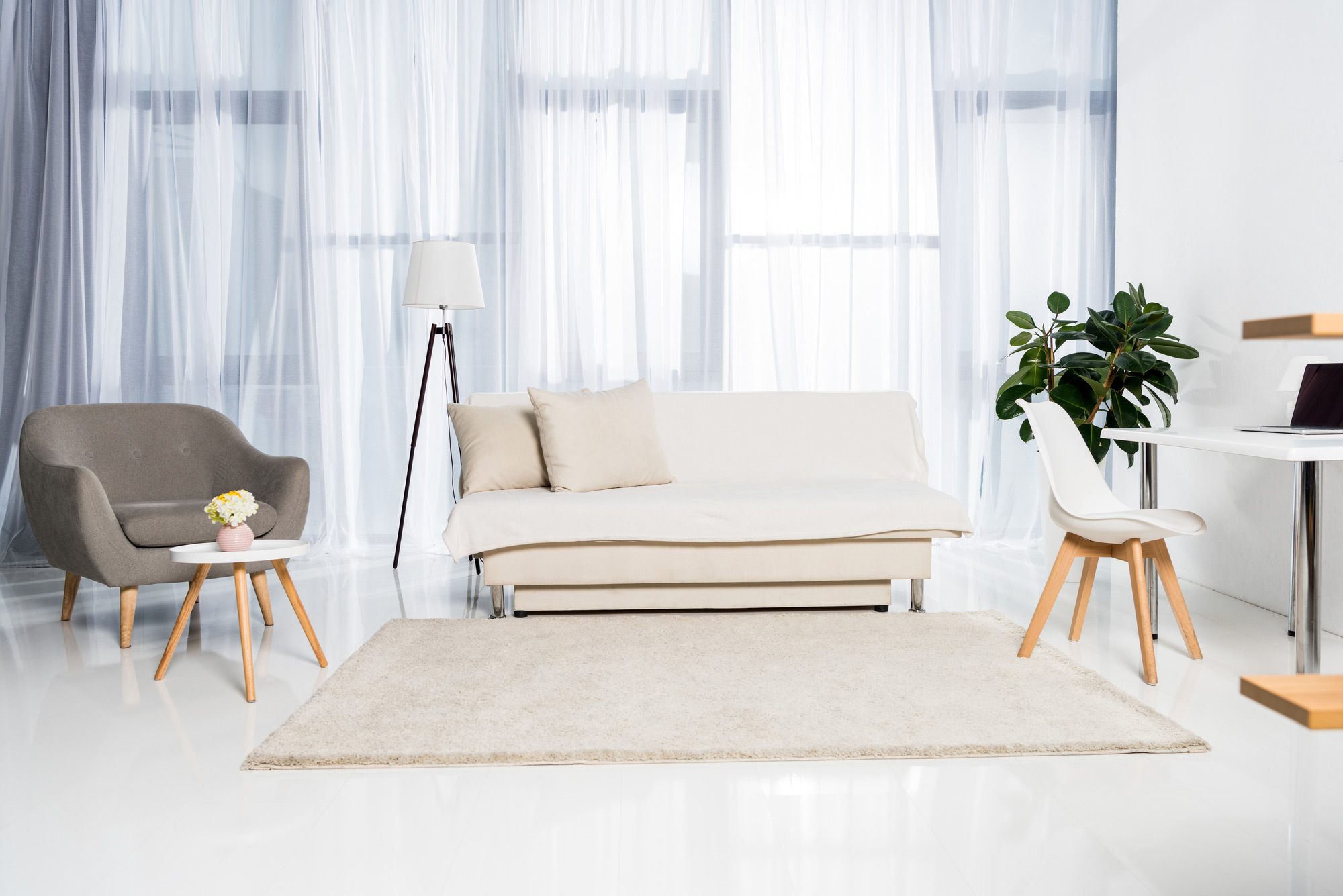 How to decorate a room to make it look light and airy | Suburban Mum