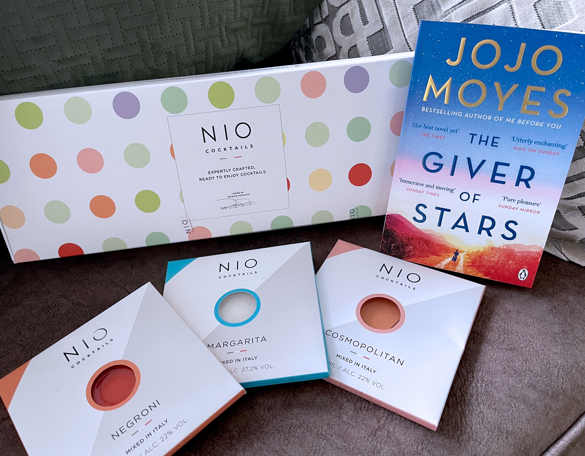 Review: NIO Cocktails 'Sip and Read' Collection Box | Suburban Mum